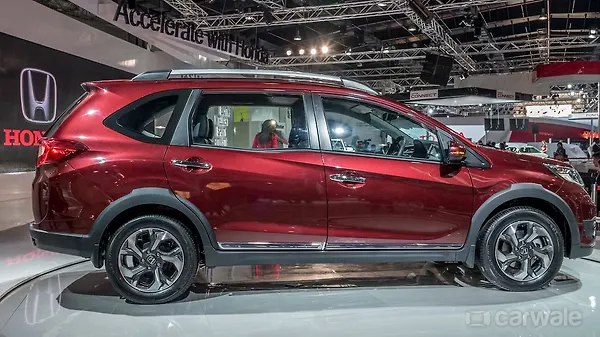 Honda BR-V at the 2016 Auto Expo - Photo Gallery - CarWale