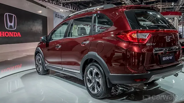 Honda BR-V at the 2016 Auto Expo - Photo Gallery - CarWale
