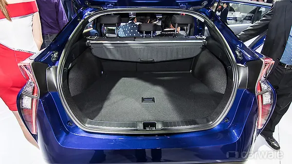 Toyota Prius Photo Gallery - CarWale