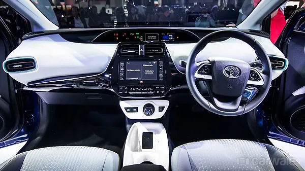 Toyota Prius Photo Gallery - CarWale