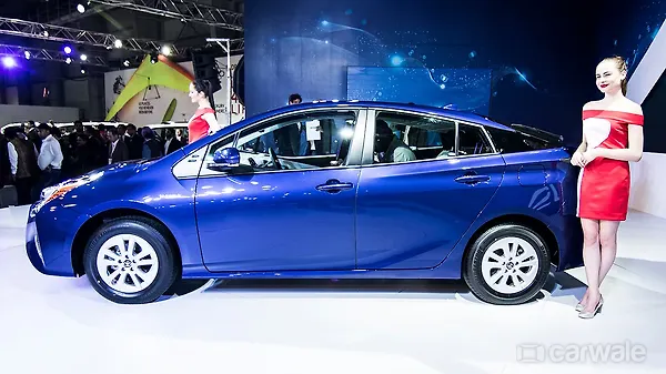 Toyota Prius Photo Gallery - CarWale