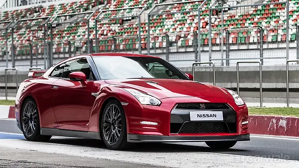 Nissan GTR Price - Images, Colours & Reviews - CarWale