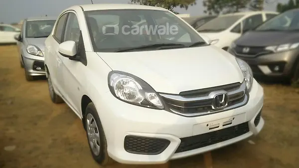 Honda Amaze facelift spied in new blue colour shade - CarWale