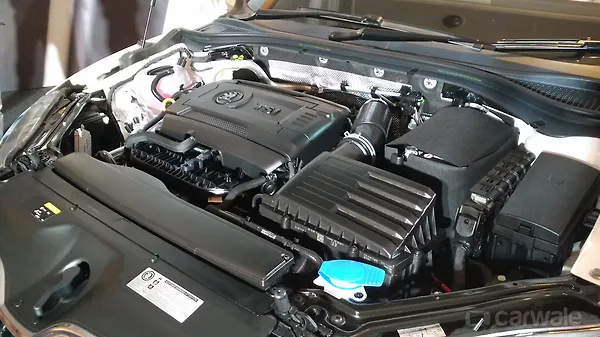 Skoda Superb Photo Gallery - CarWale