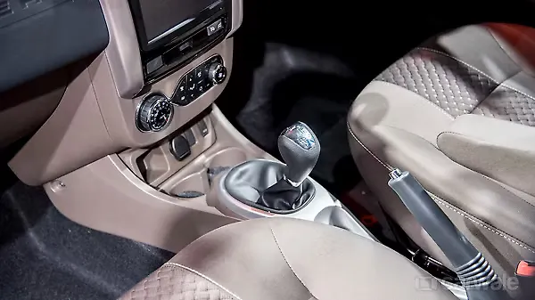 Renault Duster: First Look Review - CarWale