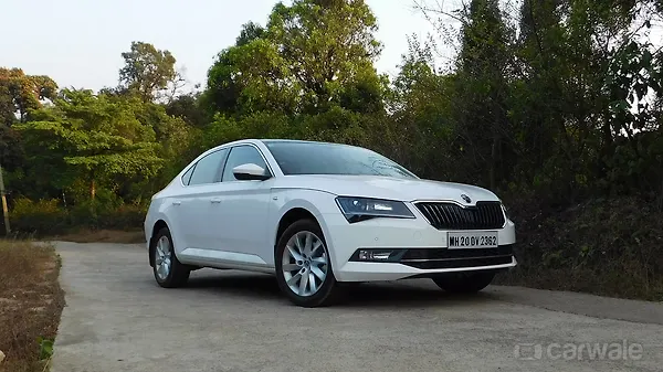 2016 Skoda Superb First Drive Review - CarWale