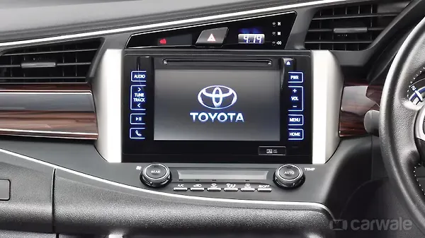 Toyota Innova Crysta - Photo Gallery - CarWale