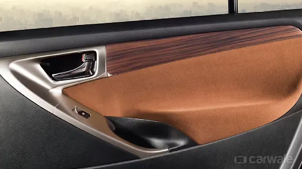 Toyota Innova Crysta - Photo Gallery - CarWale