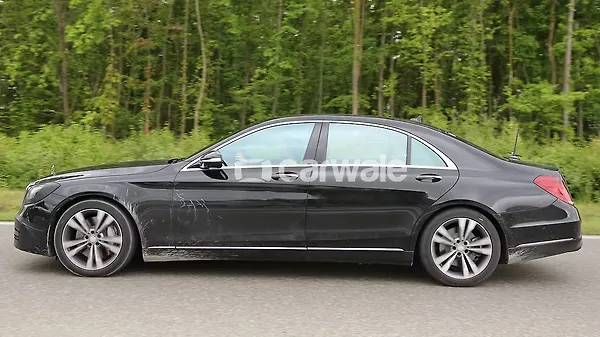 Mercedes-Benz S-Class facelift spied on test - CarWale