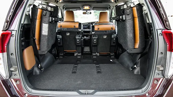 Toyota Innova Crysta Road Test - CarWale