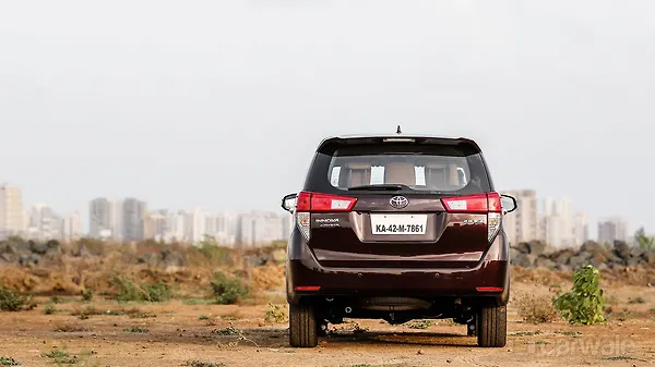 Toyota Innova Crysta Road Test - CarWale