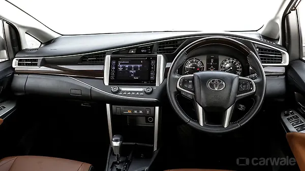 Toyota Innova Crysta Automatic vs Mahindra XUV500 Automatic - CarWale