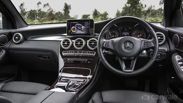 Discontinued GLC [2016-2019] 300 Progressive on road Price | Mercedes ...