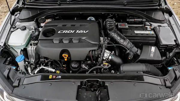 Hyundai Elantra [2016-2019] Price, Images, Colors & Reviews - CarWale