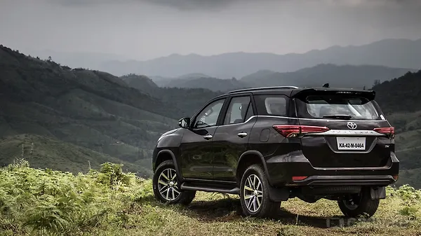 Toyota Fortuner Diesel First Drive - CarWale