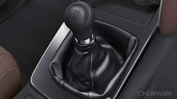 Top 5 defining features of the 2016 Toyota Fortuner - CarWale
