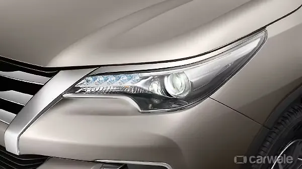 Top 5 defining features of the 2016 Toyota Fortuner - CarWale