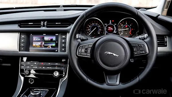 Jaguar XF Diesel First Drive Review - CarWale