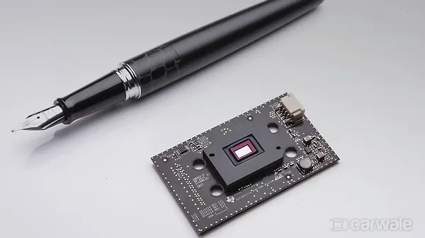 Mercedes-Benz reveals Digital Light headlamp technology - CarWale