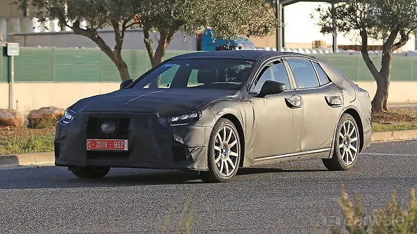Next-generation Lexus LS spotted testing ahead of Detroit debut - CarWale