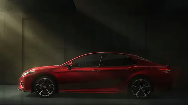 2017 Toyota Camry Picture Gallery - CarWale