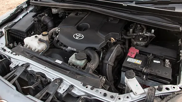 Tata Hexa vs Toyota Innova Crysta - CarWale