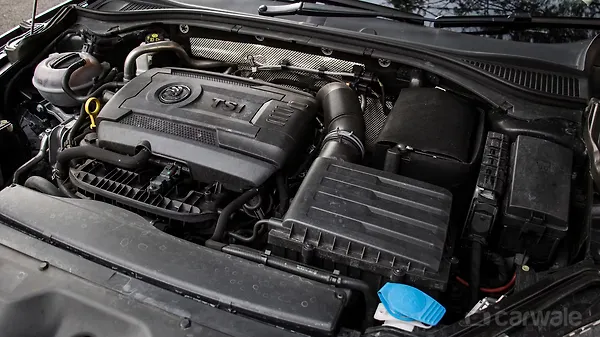 Skoda Superb Petrol Vs Toyota Fortuner Petrol - CarWale