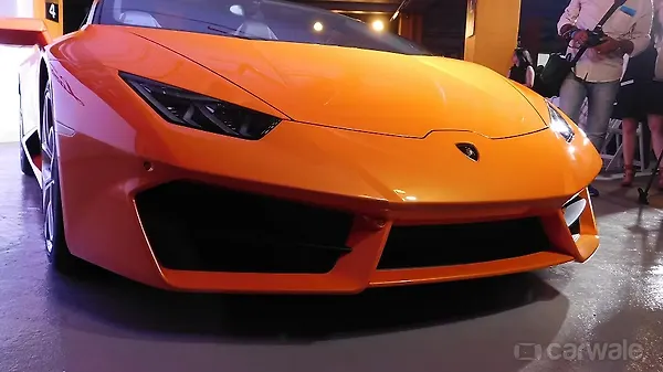 Lamborghini Huracan RWD Spyder Picture Gallery - CarWale