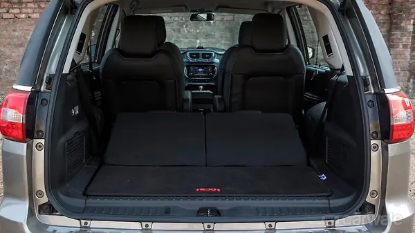 Tata Hexa diesel AT vs Toyota Innova Crysta diesel AT - CarWale