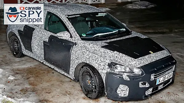 Next-generation Ford Focus spotted for the first time - CarWale
