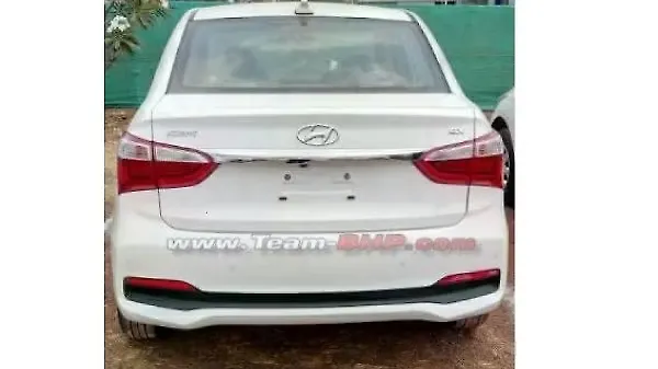 Facelifted Hyundai Xcent gets revised design - CarWale