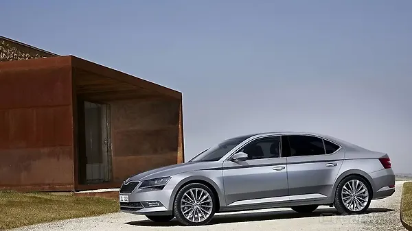 Updated Skoda Superb Picture Gallery - CarWale