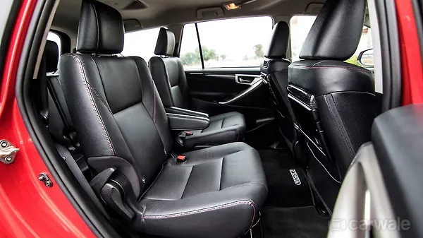 Discontinued Toyota Innova Crysta [2016-2020] Price, Images, Colours ...