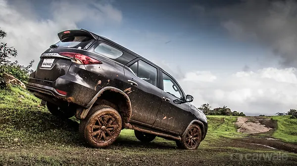 Off-road day 2017: Toyota Fortuner Review - CarWale