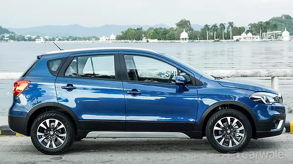 New Maruti S-Cross facelift photo gallery - CarWale