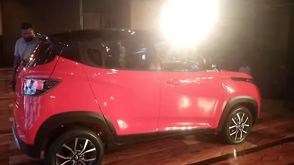 Mahindra KUV100 NXT First Look Review - CarWale