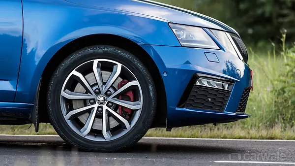 Skoda Octavia RS First Drive Review - CarWale