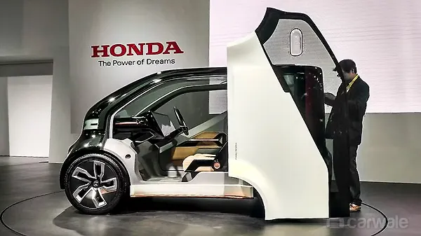 Tokyo Motor Show 2017: Honda NeuV will judge you - CarWale
