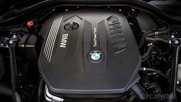 Discontinued 5 Series [2017-2021] 530d M Sport [2017-2019] on road ...