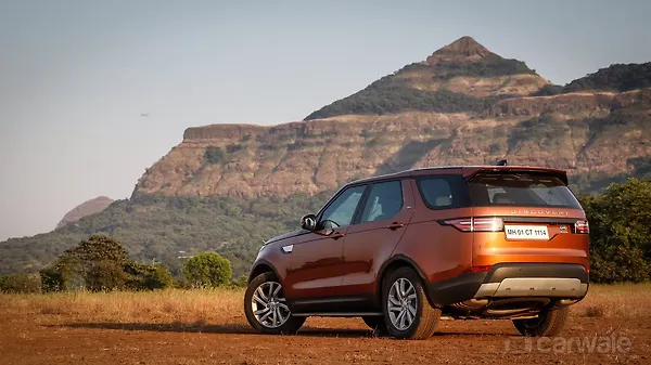 Land Rover Discovery Price - Images, Colours & Reviews - CarWale