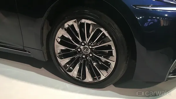 Lexus LS 500h launch photo gallery - CarWale