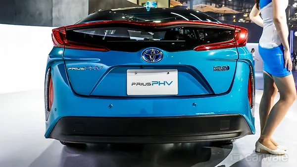 Toyota Prius PHV photo gallery - CarWale