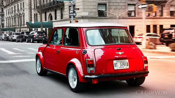 2018 New York Auto Show: The Classic Mini Electric will take you back ...