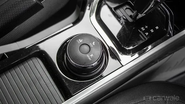 Maruti Brezza diesel AMT vs Tata Nexon diesel AMT - CarWale
