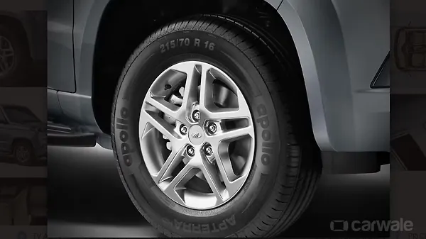 Mahindra TUV300 Plus photo gallery - CarWale