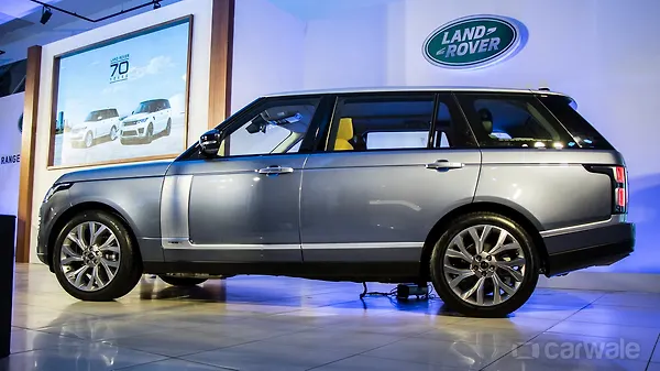 2018 Land Rover Range Rover Picture Gallery - CarWale