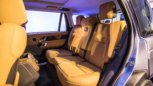 2018 Land Rover Range Rover Picture Gallery - CarWale