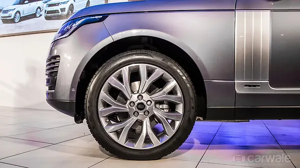 2018 Land Rover Range Rover Picture Gallery - CarWale