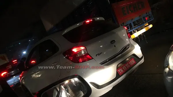 Ford Figo facelift spotted on test - CarWale