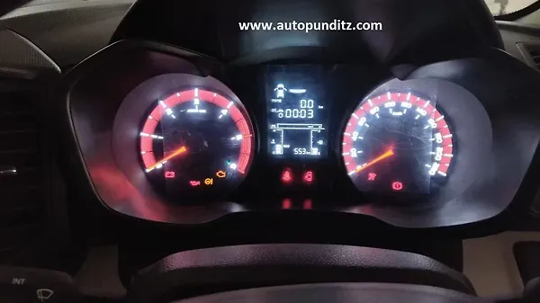 Mahindra XUV300 Base variant: Now in pictures - CarWale